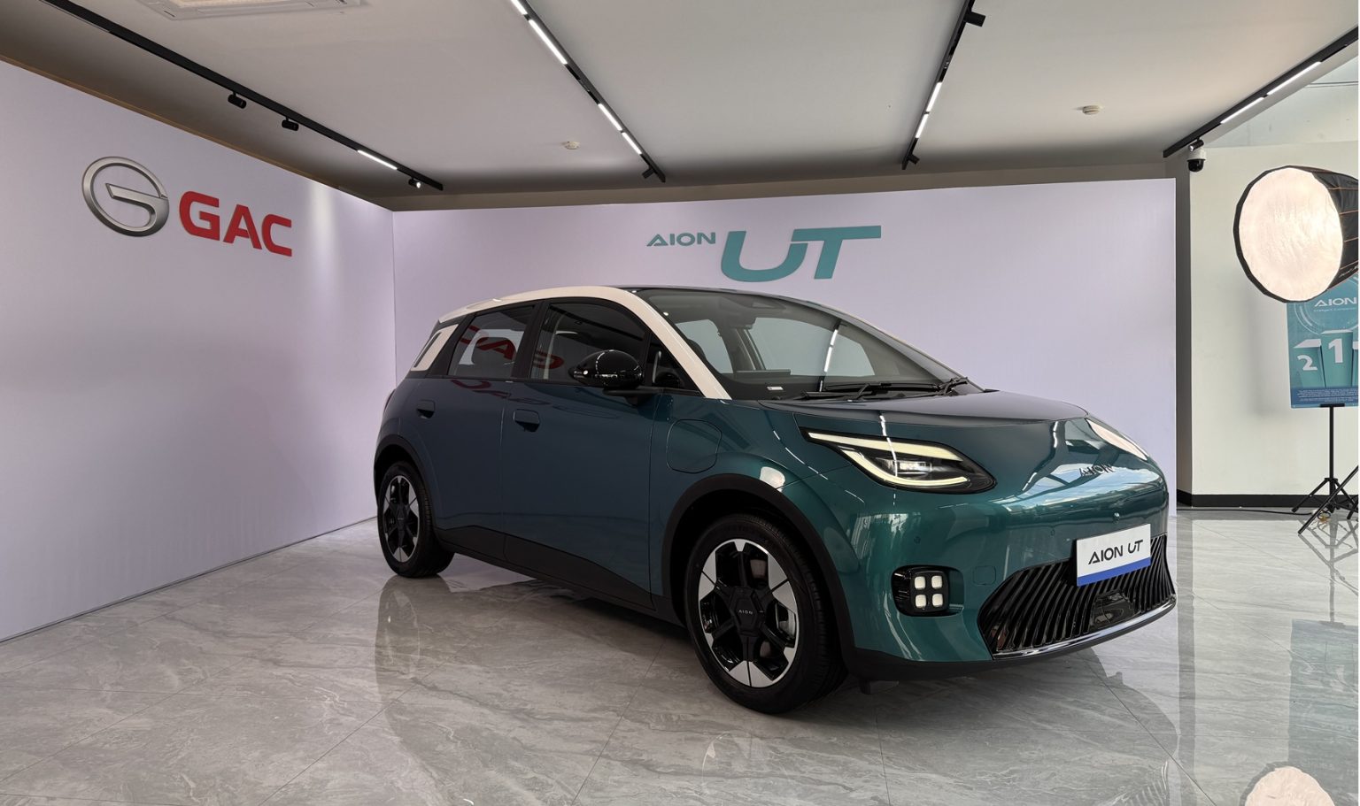 Mengenal Aion UT, Saingan Wuling Cloud EV dan BYD Dolphin - GetPost.id